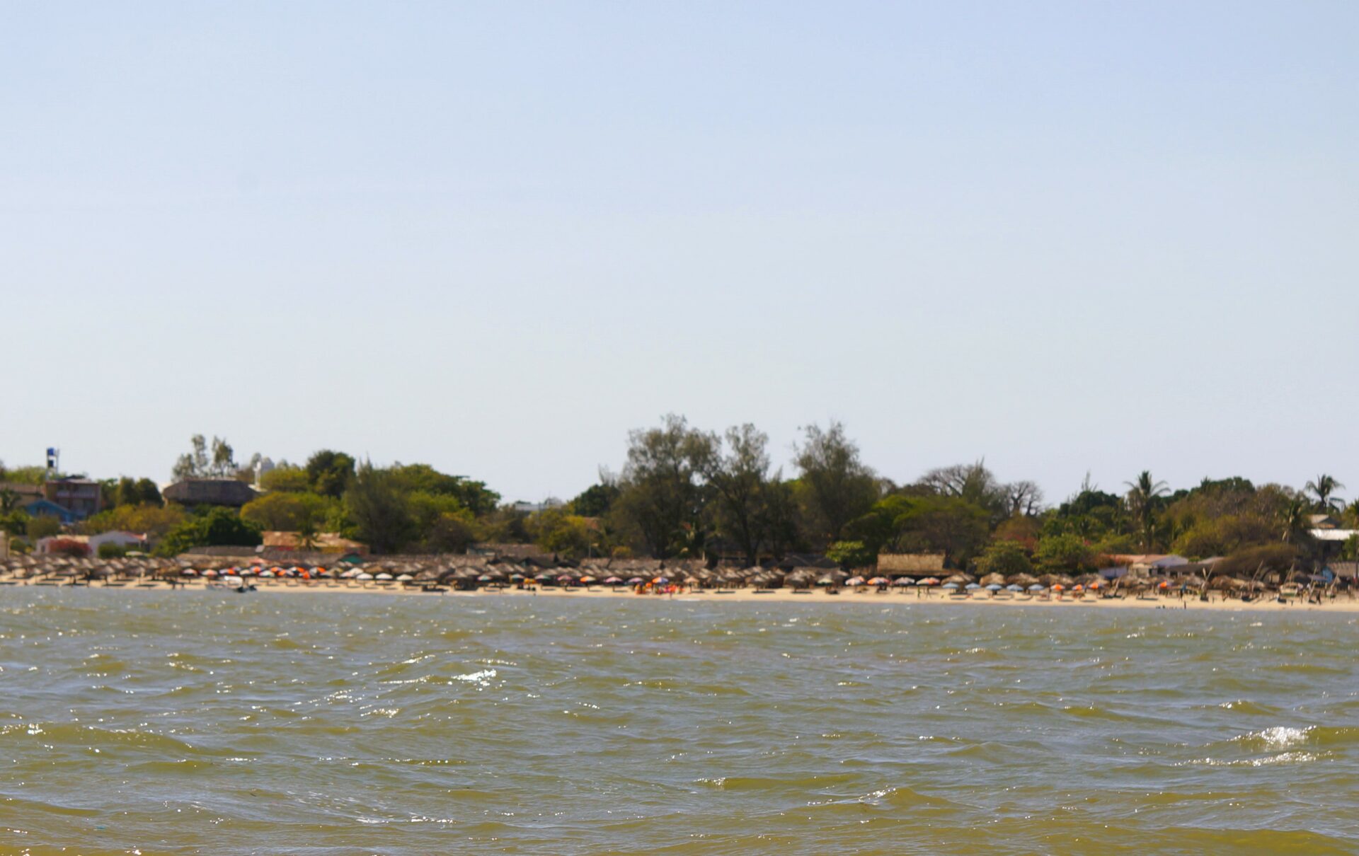 TOURISME : DÉCOUVERTE DE LA PETITE PLAGE DE MAJUNGA - MADAGASCAR ...